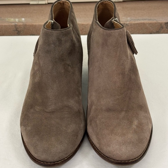 Vionic | Shoes | Vionic Leather Booties Size | Poshmark